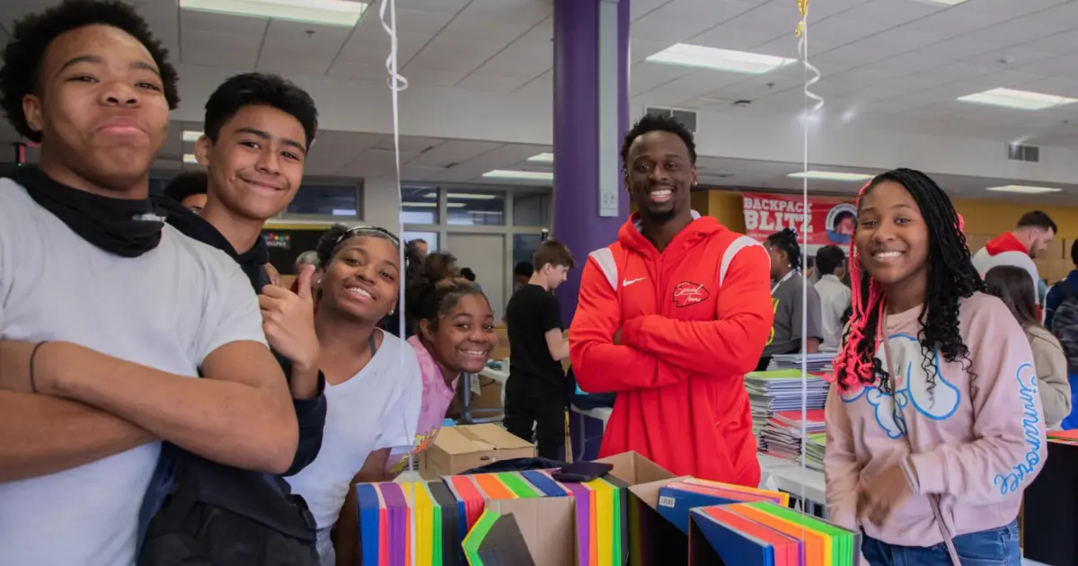 Kids In Need Foundation hosts Backpack Blitz with Team Tackle ...