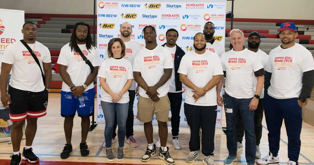 Super Goal: Miami 2020 delivers backpacks to Miami-Dade students